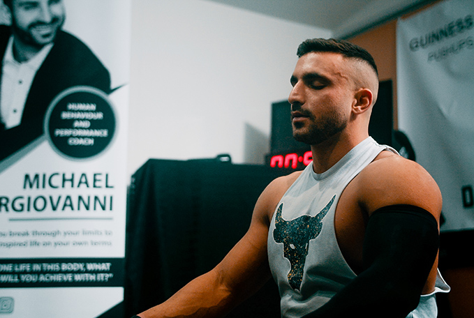 Daniel Scali does 3,182 push ups in one hour smashing epic record ...