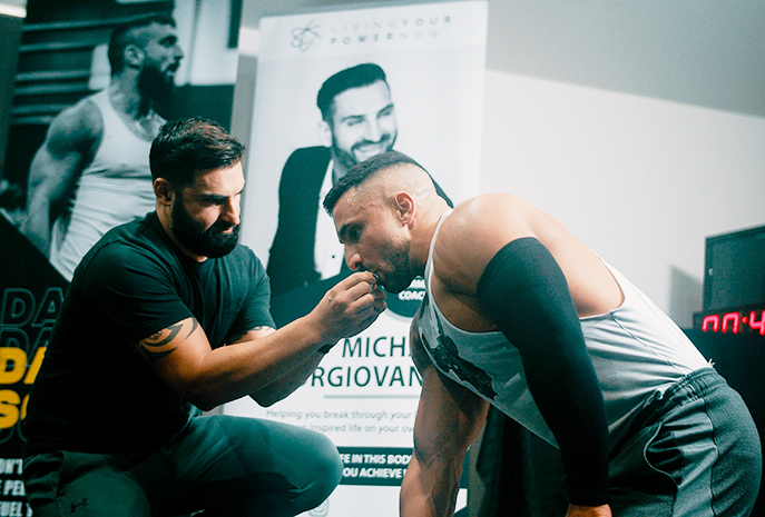 Daniel Scali does 3,182 push ups in one hour smashing epic record ...