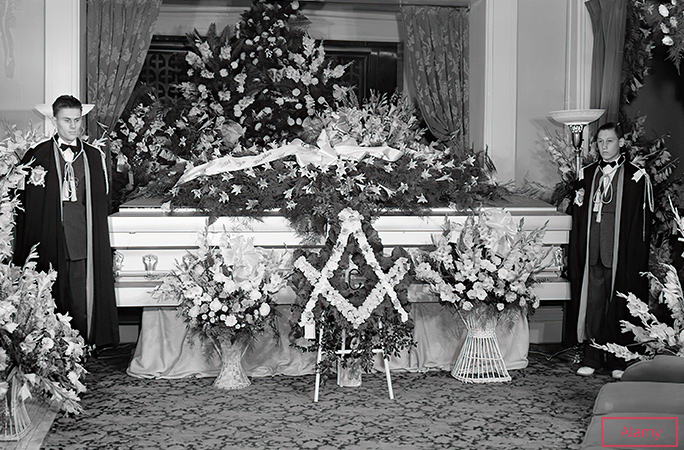 The tragic death of Robert Wadlow, the tallest man ever | Guinness ...