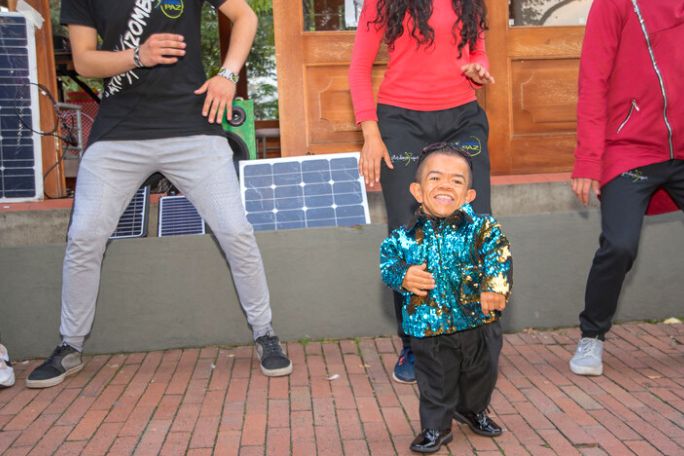 "I use my smile to conquer the world": Edward Niño the shortest man ...