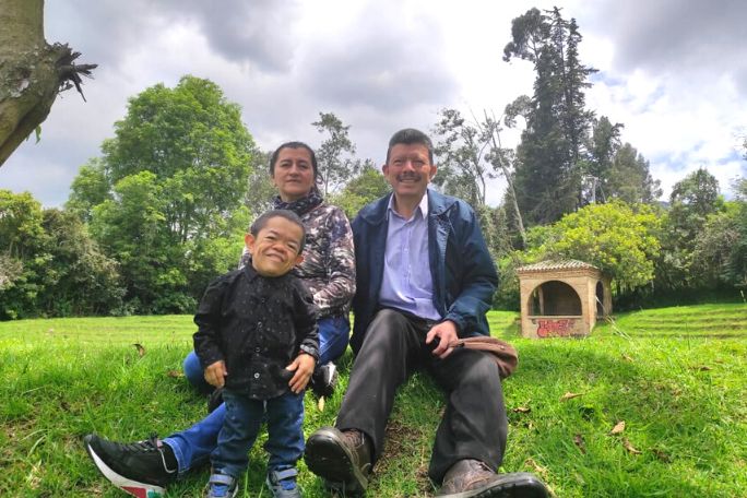 "I use my smile to conquer the world": Edward Niño the shortest man ...