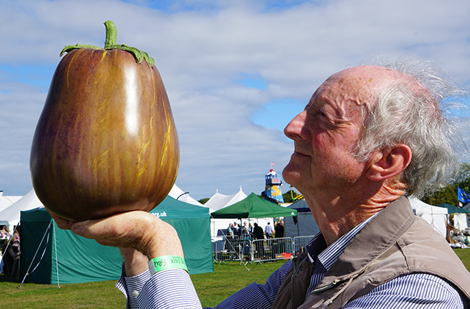 Five of the heaviest and fattest fruits ever grown | Guinness World Records