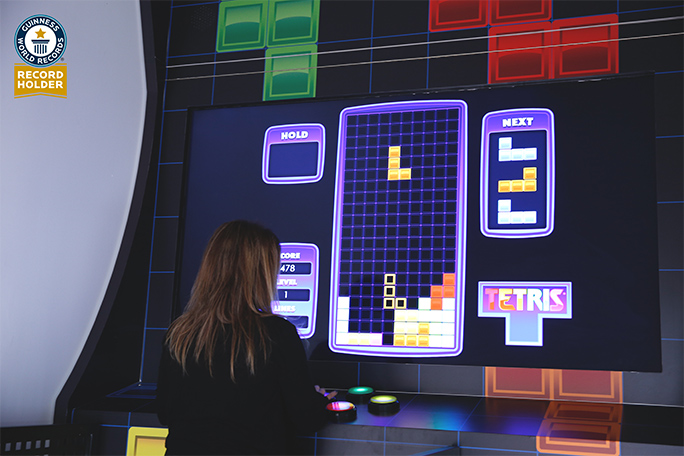 Would you play on the world's largest arcade machine? | Guinness World ...