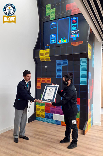 Would you play on the world's largest arcade machine? | Guinness World ...