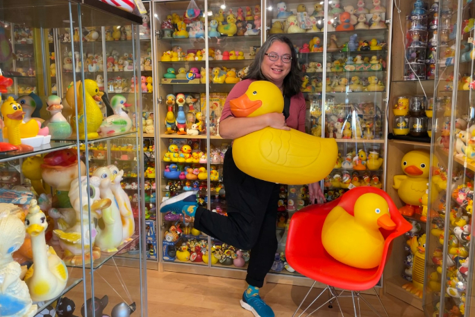 Rubber duck collector waddles her way into the record books | Guinness ...