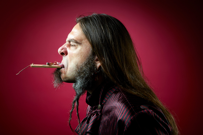 Undisputed king of mouse traps releases 58 on his tongue | Guinness ...