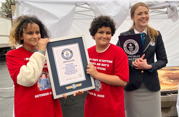 World’s largest grilled cheese sandwich made in USA weighing over 400 ...
