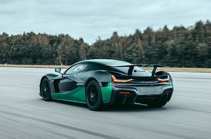 Electric hypercar Rimac Nevera sets record reverse-driving speed of 171 ...