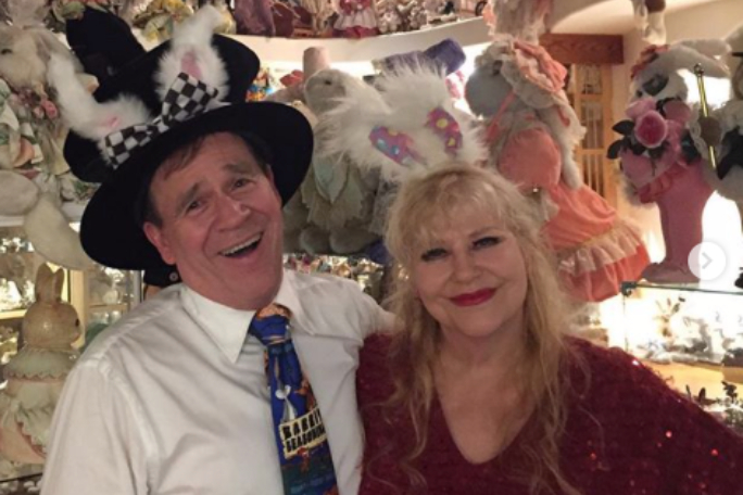 Bunny enthusiasts transform largest collection of rabbit related items ...