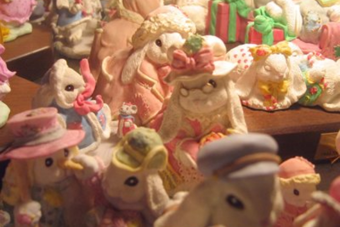 Bunny enthusiasts transform largest collection of rabbit related items ...