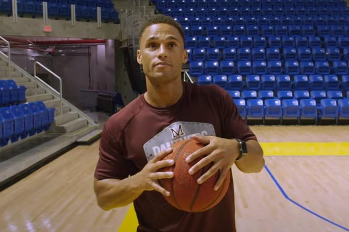 Basketball fanatic shoots ball an unbelievable 113 feet and makes it in ...