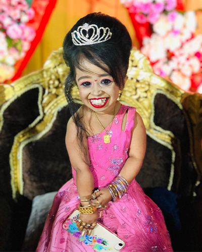 World’s shortest woman, Jyoti Amge, turns 30 years old | Guinness World ...