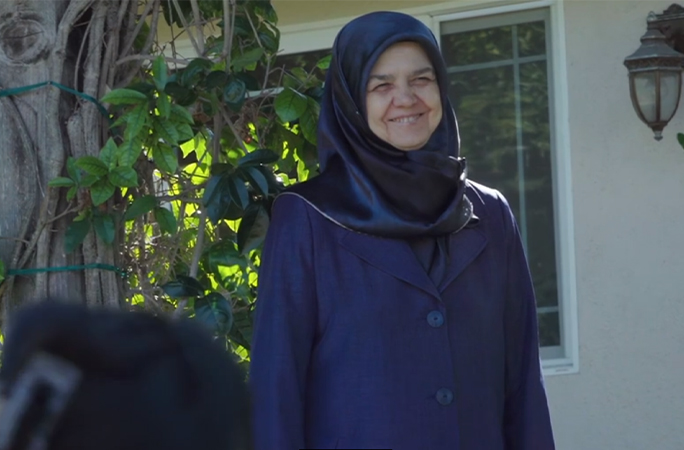 Record holder’s amazing reaction to discovering tallest woman was born ...