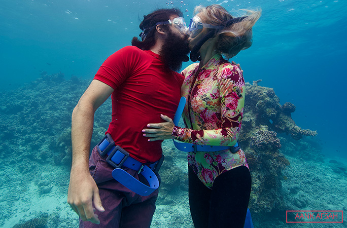 Loved-up couple celebrate Valentine’s Day with longest underwater kiss | Guinness World Records