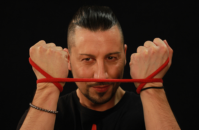 Lo Show dei Record returns with world’s smallest woman and martial arts ...