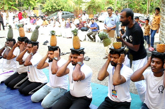 Lo Show dei Record returns with world’s smallest woman and martial arts hero | Guinness World ...