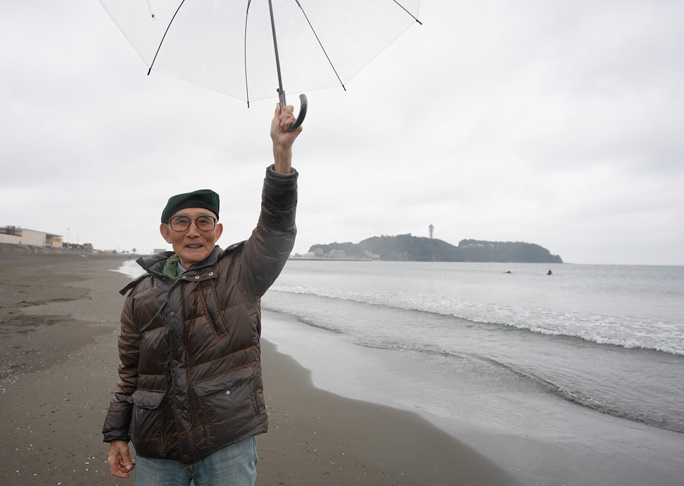 89-year-old man named world's oldest surfer after discovering sport in ...