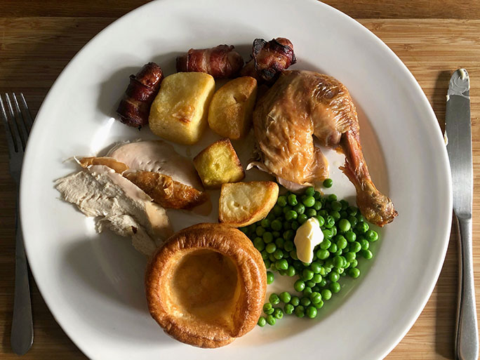 This giant Yorkshire pudding is the size of a small flat | Guinness ...