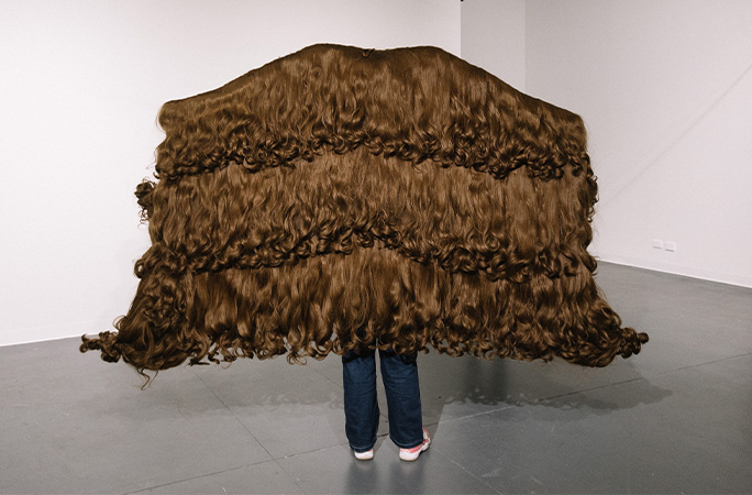 World’s widest wig: Artist breaks Drew Barrymore’s record | Guinness ...