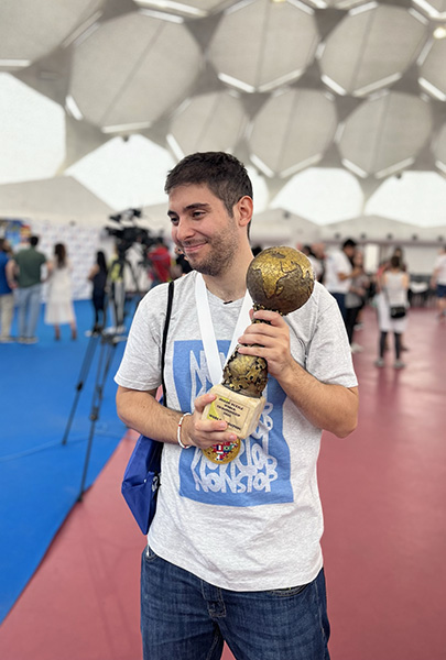 Welcome to the largest jigsaw puzzle championship EVER | Guinness World ...