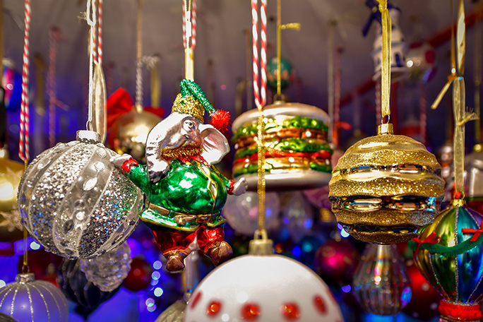 Record-breaking bauble collector “Nana Baubles” passes away aged 80 ...
