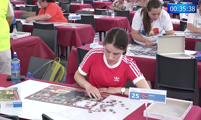 Welcome to the largest jigsaw puzzle championship EVER | Guinness World ...