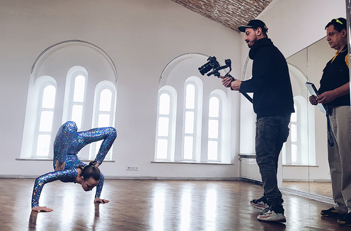 The inspiring story of Ukrainian contortionist who broke two world ...