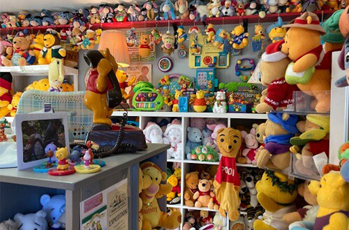 Winnie the Pooh fanatic extends collection to unbelievable 23,600 items ...