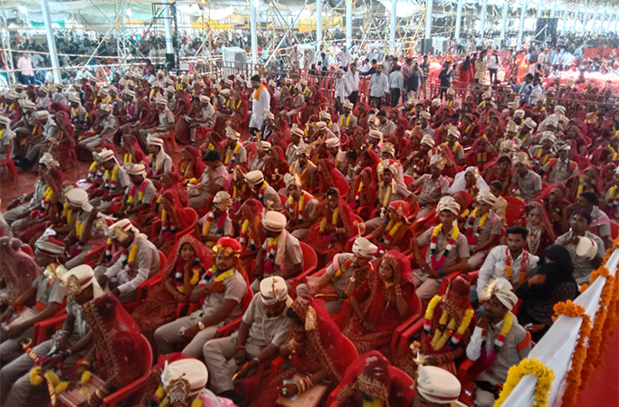 Record-breaking mass wedding sees 4,286 Indians make ultimate ...