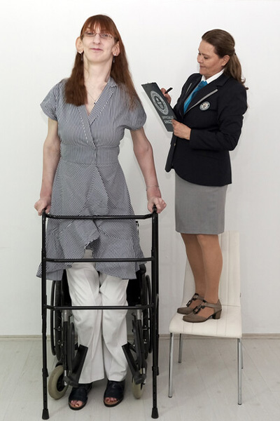 Giantess Anna Bates gave birth to longest and heaviest baby in history ...