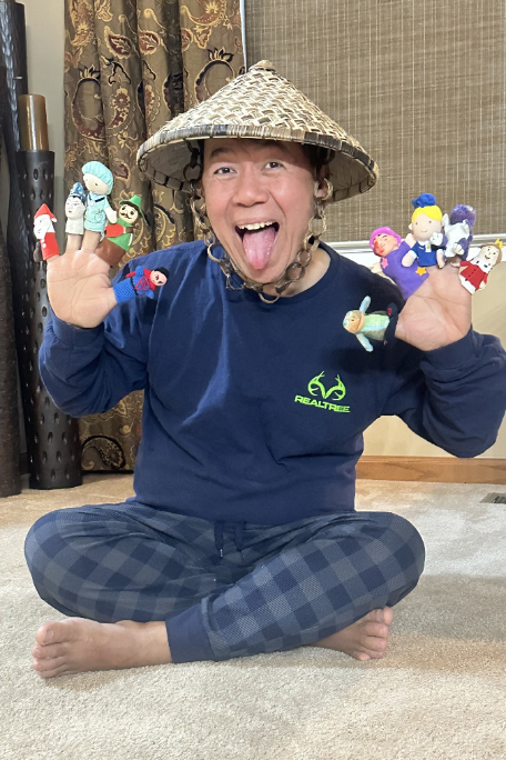 Dad with world's largest finger puppet collection was inspired by his ...