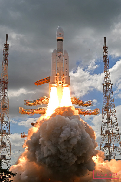 Risky Indian space mission makes history as first to land in Moon’s ...
