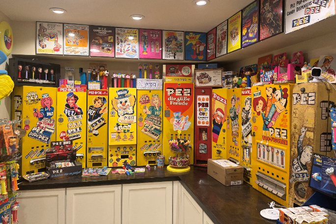 This man owns the largest PEZ dispenser collection in the world ...