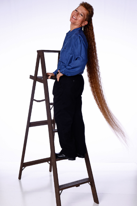 Business in the front, party in the back: Tennessee woman has longest ...