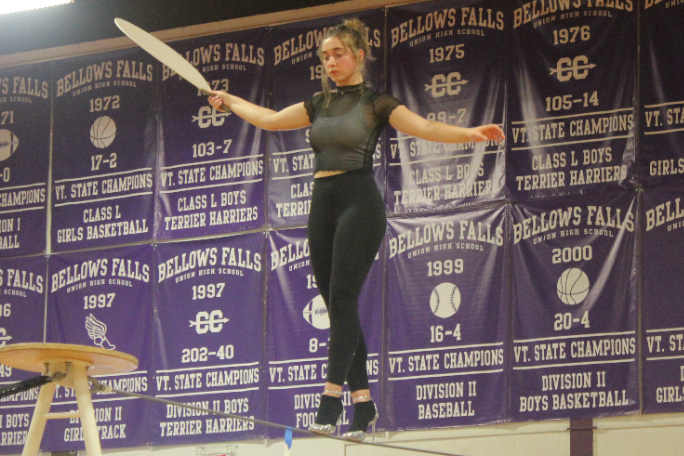 Woman achieves farthest tightrope walk in high heels and learns lesson ...