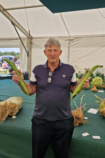 Heaviest onion that weighs more than a bowling ball unveiled with other ...