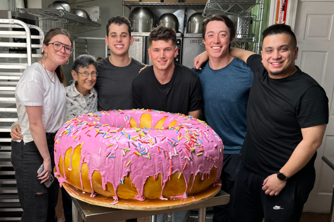 Nick DiGiovanni bakes up giant doughnut cake that would make Homer ...