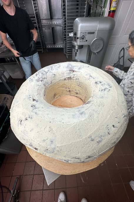 Nick DiGiovanni bakes up giant doughnut cake that would make Homer ...