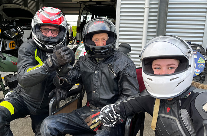 97-year-old grandad sets record as world’s oldest motorcycle racer ...