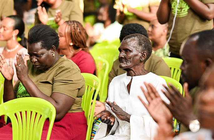 Ugandan group breaks longest applause record by clapping for over three ...