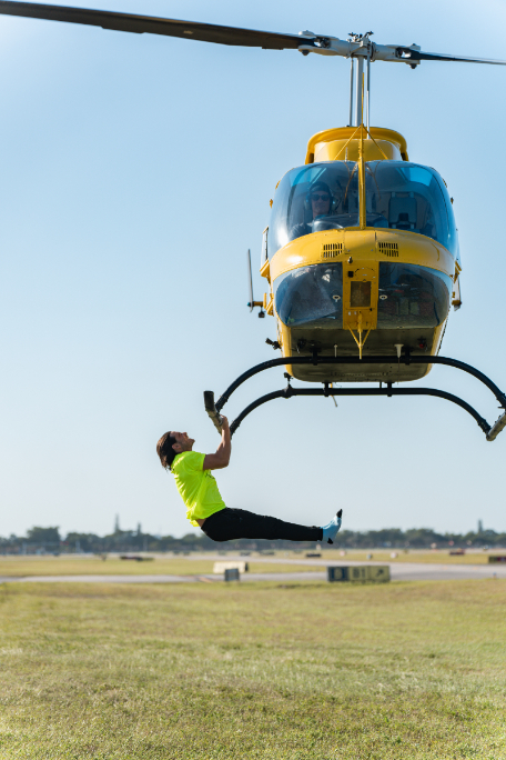 Fitness enthusiast shatters thrilling helicopter chin-ups record ...