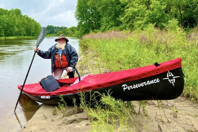 87-year-old man is oldest to embark on record-breaking paddle down ...