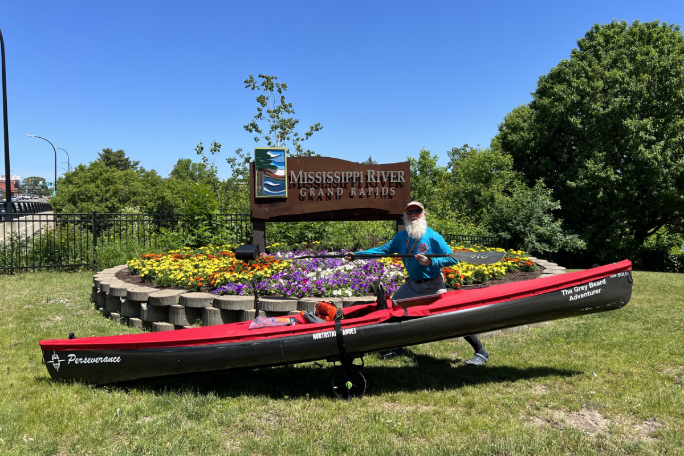 87-year-old man is oldest to embark on record-breaking paddle down ...