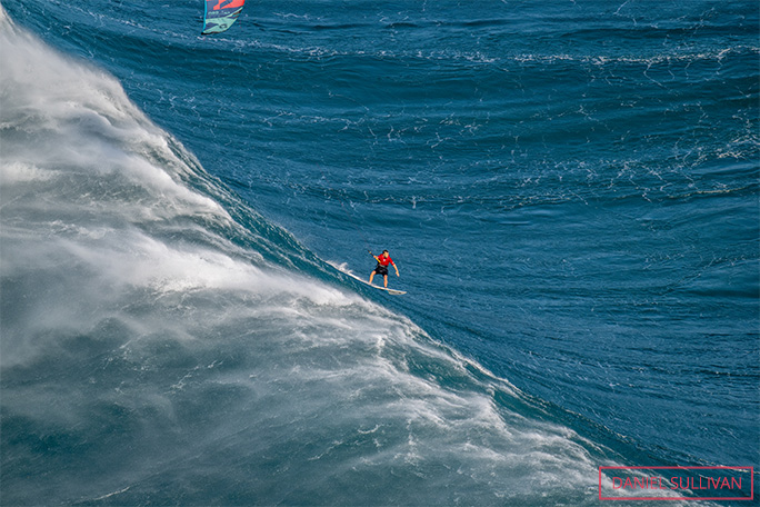 Hawaiian man conquers largest wave kitesurfed that's taller than the ...