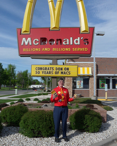 70-year-old Don Gorske extends record after eating 34,000th Big Mac ...