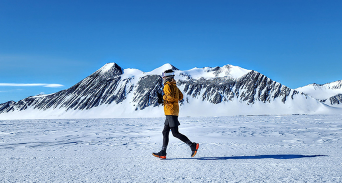 Australian woman runs through the snow for 28 days in longest ever ...
