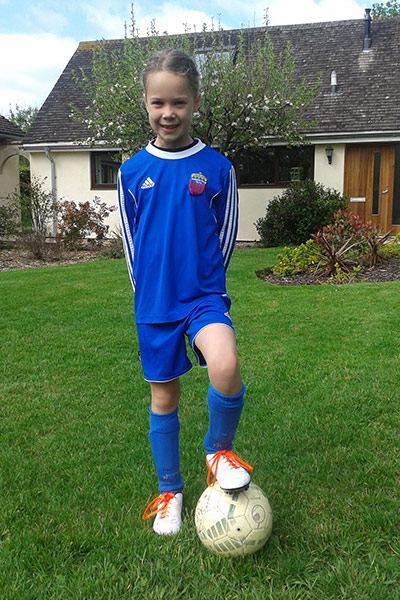 Rising freestyle-football star dispossesses her idol of clipper trick ...