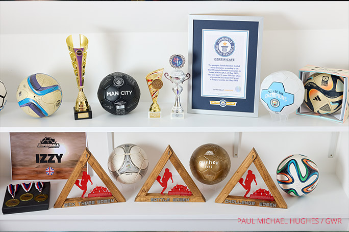 Rising freestyle-football star dispossesses her idol of clipper trick ...