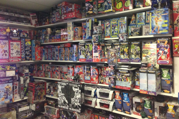 Transformers superfan owns world’s largest collection worth over ...