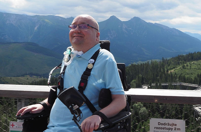 Man unable to breathe sets record for longest life on a ventilator ...